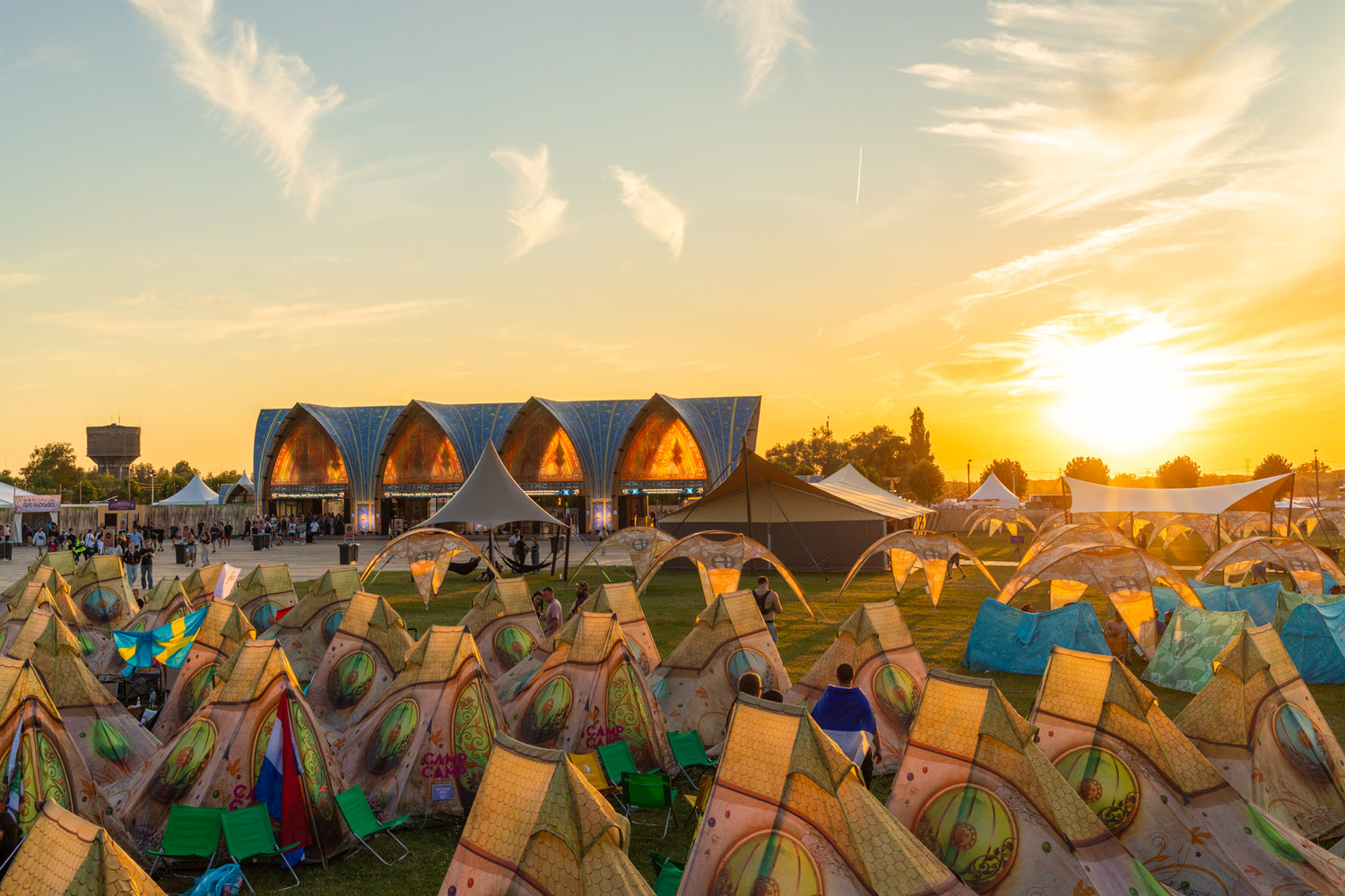 STORES – Tomorrowland Store