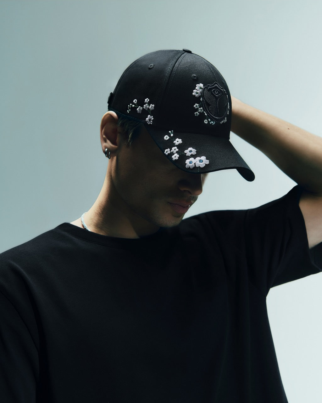 Flora Icon Cap Black - Tomorrowland Store
